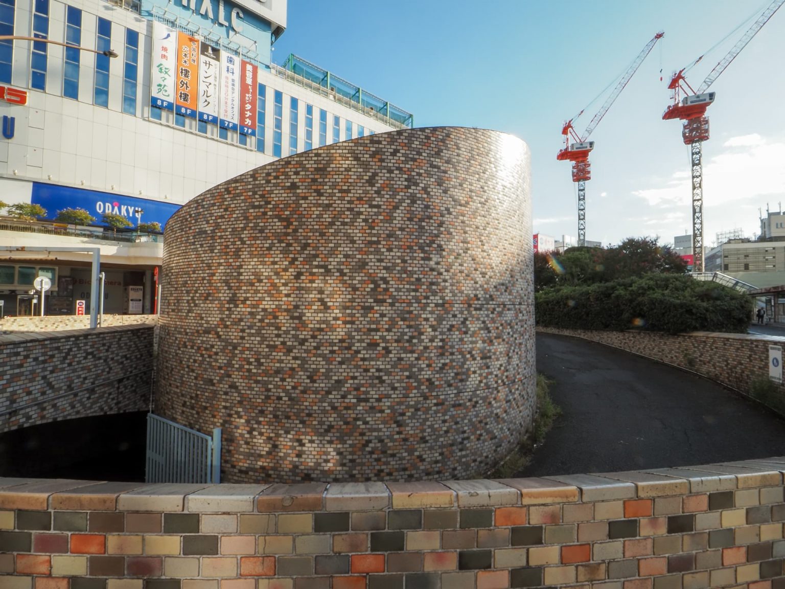 昭和ビル遺産の記憶 #9│新宿駅西口広場（新宿） | web太陽 ― webtaiyo