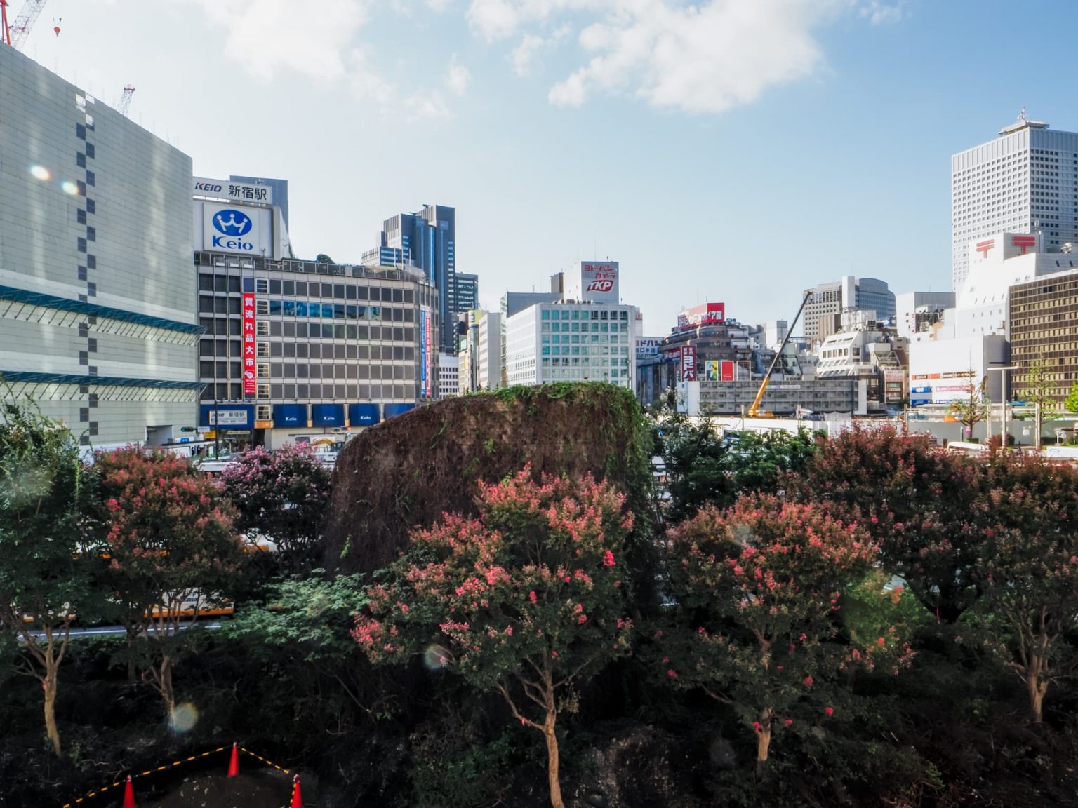 昭和ビル遺産の記憶 #9│新宿駅西口広場（新宿） | web太陽 ― webtaiyo